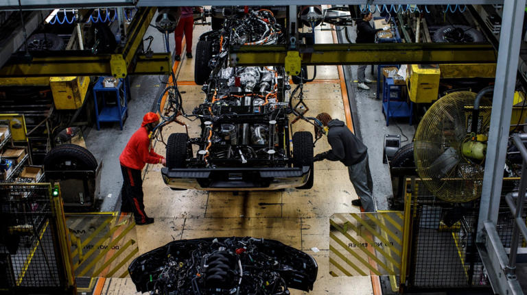 Un bris majeur d’équipement oblige Ford à stopper la production du F-150