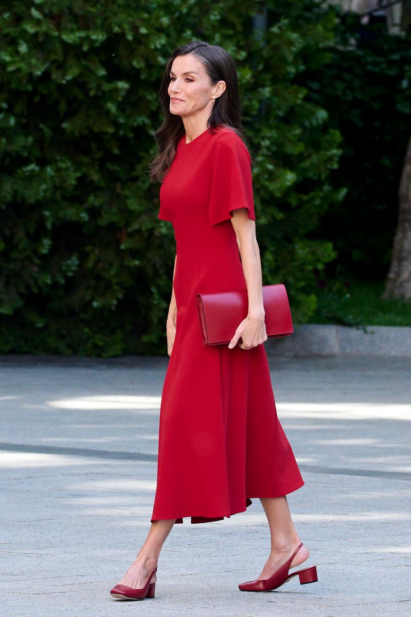 The ‘Letizia red’ is back! Spain’s Queen debuts oriental-neckline dress ...