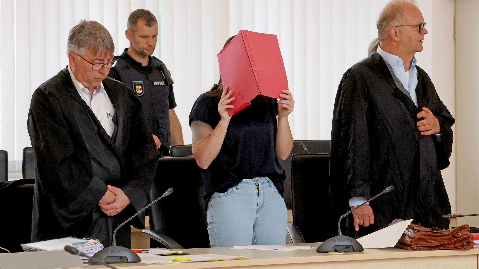 Mordfall Fabian: Zeugen sahen Feuer und Auto der Angeklagten nahe ...