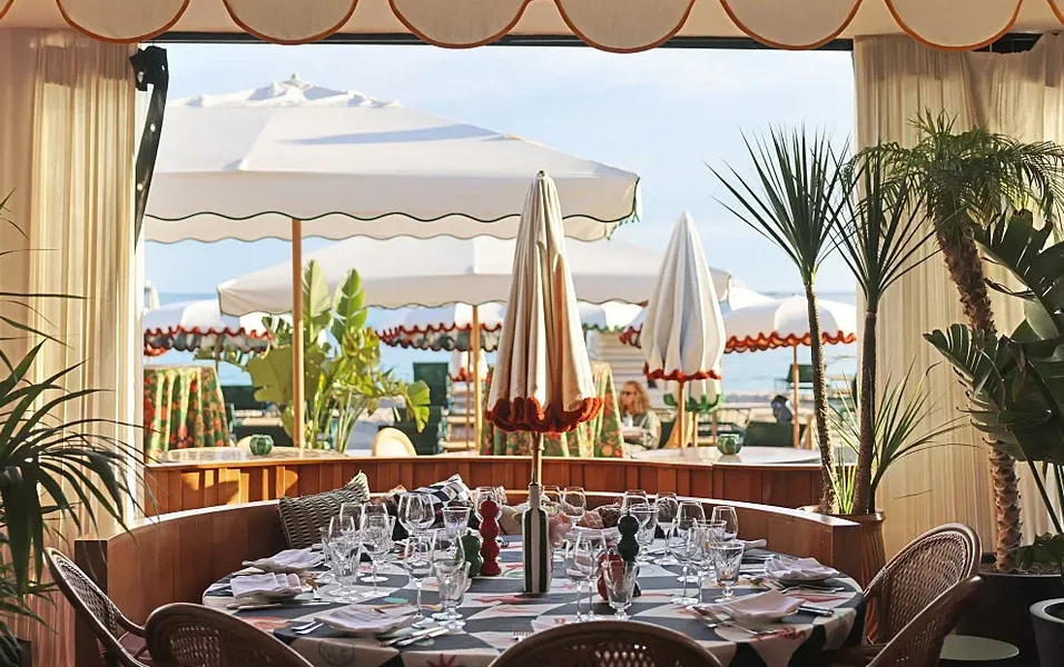 Tableside dining returns as chefs balance show and substance
