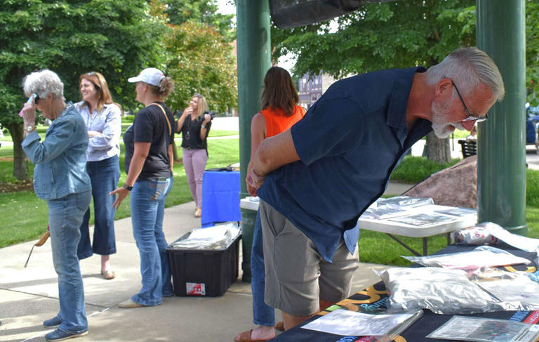 Jacksonville time capsule burial delayed, but the show still goes on