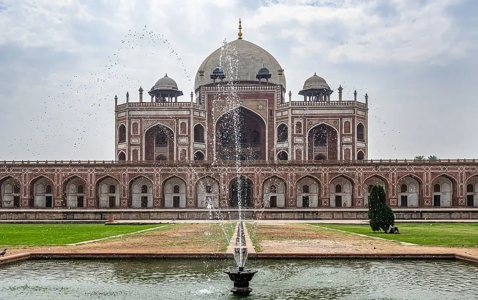 Mughal history and Persian legacy in focus