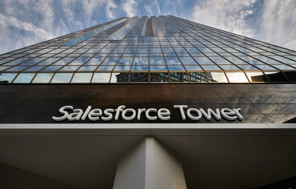 Salesforce tops estimates in Q1, shares wobble on soft revenue outlook