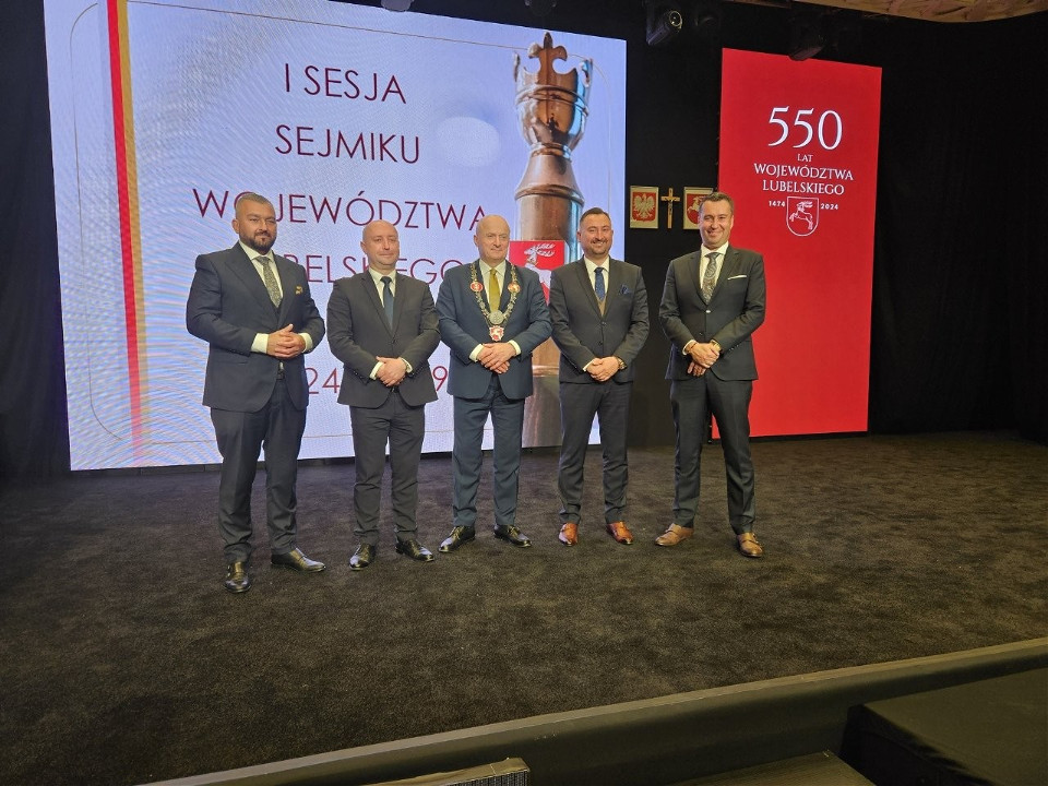 Ciągnik sprzed 50 lat, maluch z 1989 roku. Majątek marszałka i władz ...