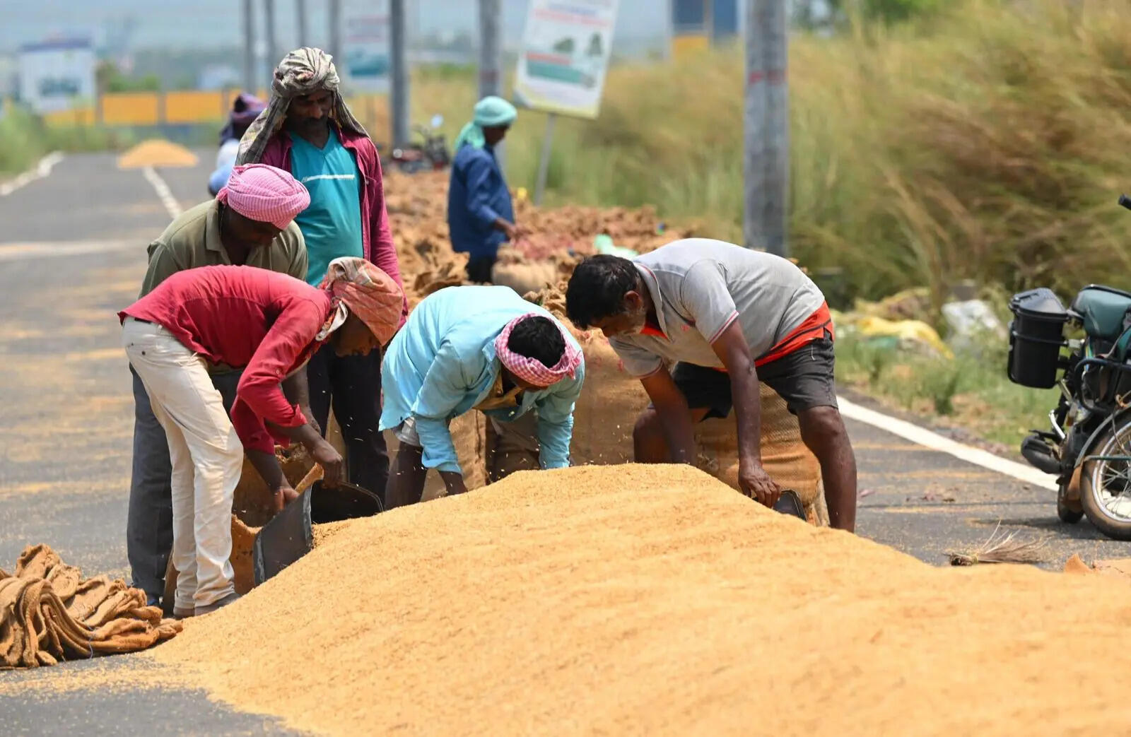 Telangana to procure soaked paddy, says Uttam