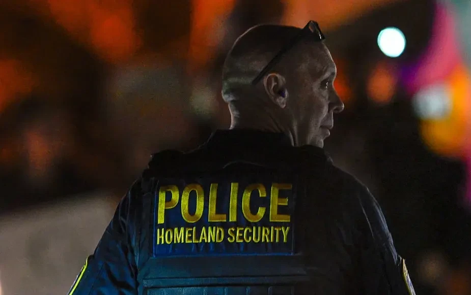 DHS weighs halting customs at sanctuary city airports