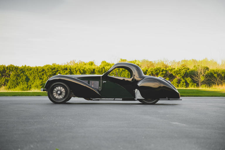 Deze Bugatti uit 1937 kan zes miljoen dollar opleveren, maar het ...