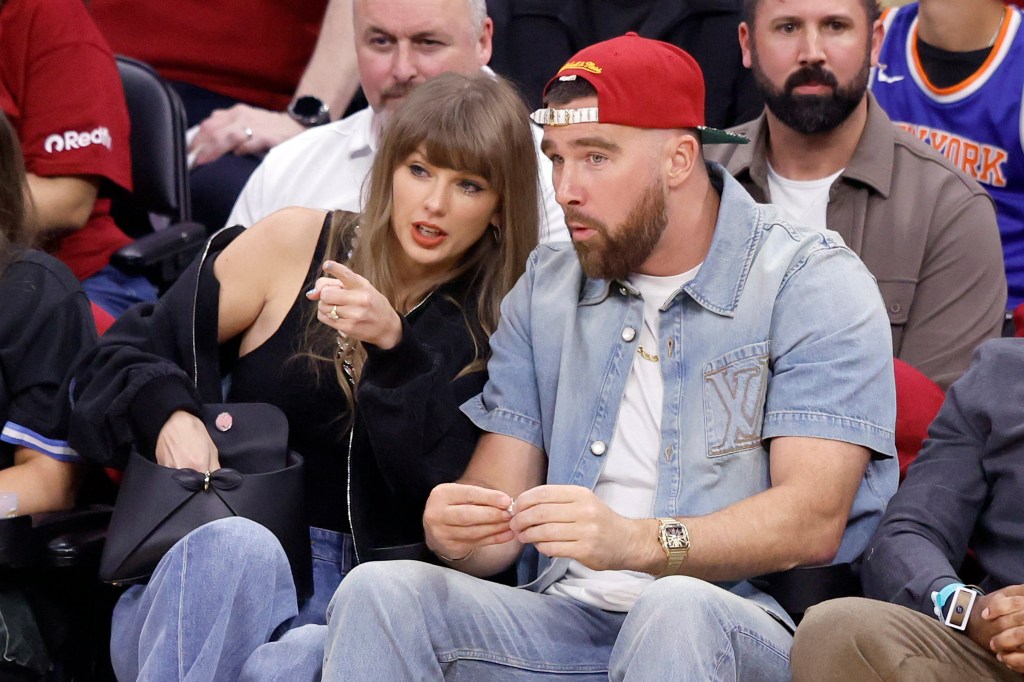 Travis Kelce explains viral Taylor Swift Knicks photo — and why couple ...