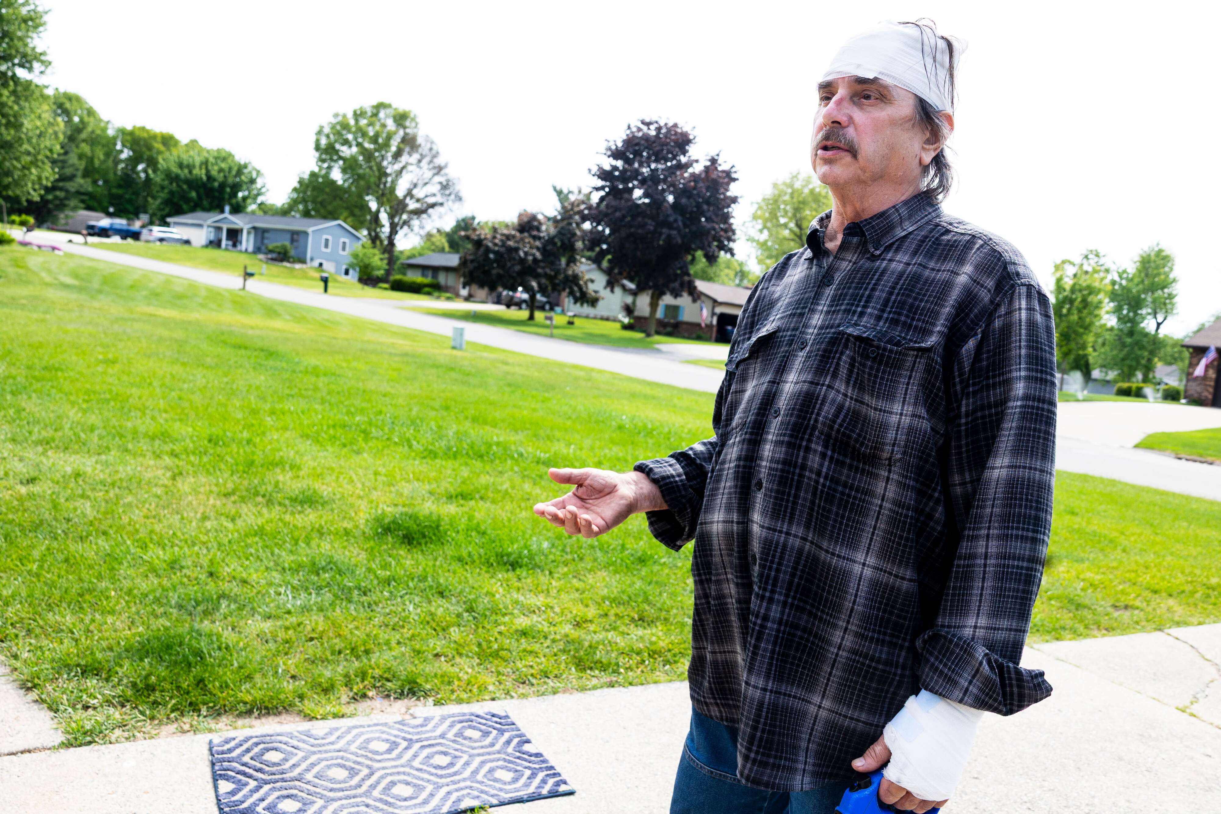 'No way I was leaving her:' Man pulls neighbor from fire after house ...