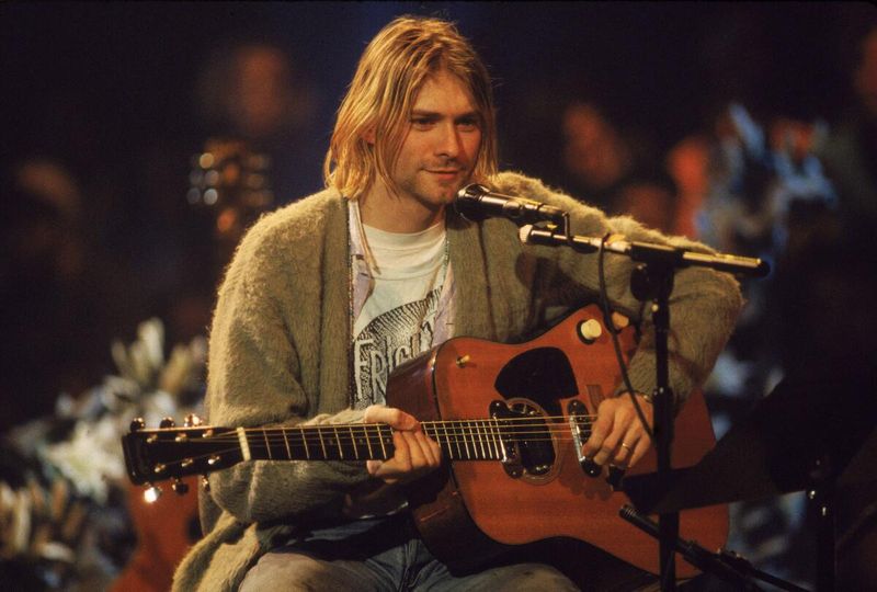 15 famous musicians who had a troubled side offstage