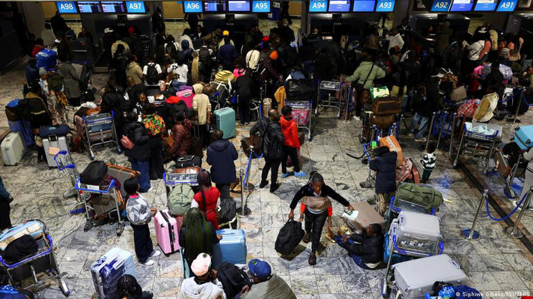 South Africa: 300 Ghanaians leave amid xenophobic tensions