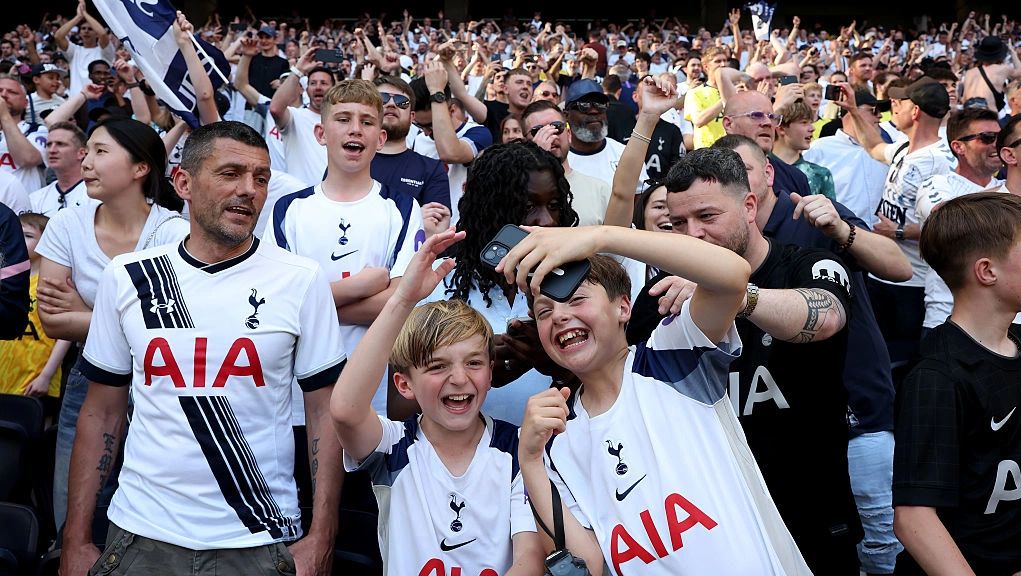 Tottenham sign Senesi and target Stones in defensive revamp
