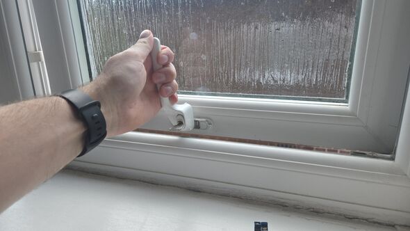 I tried closing all the windows and curtains to see if it really cools ...