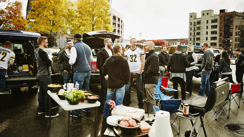 11 worst foods to bring to a tailgate party