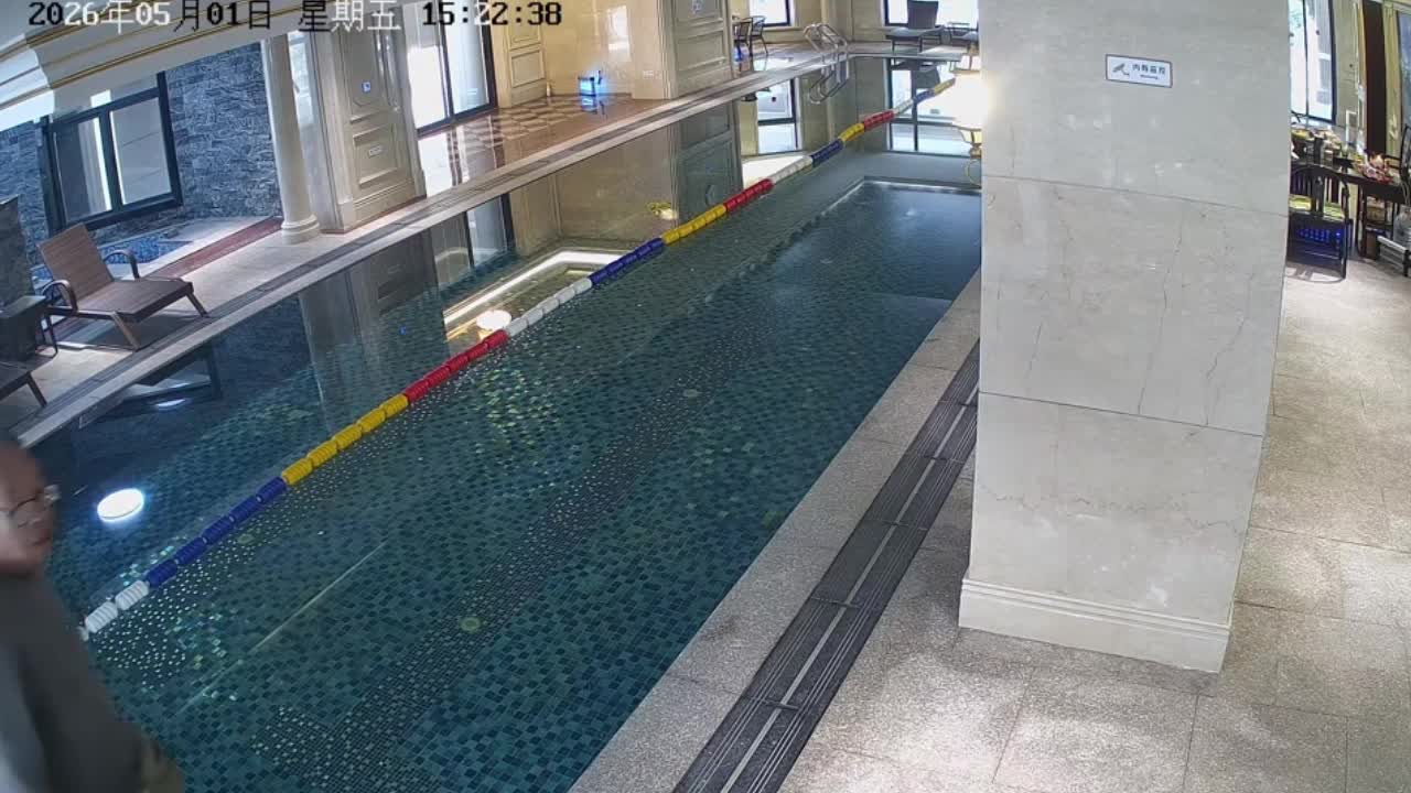 Man accidentally walks into still swimming pool in Fujian, China