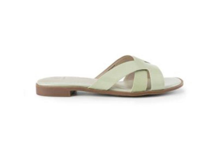 10 sandal selop perempuan yang nyaman tapi tetap stylish