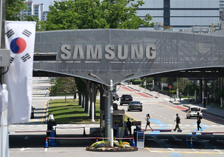 Samsung workers approve bonus deal after big AI profits