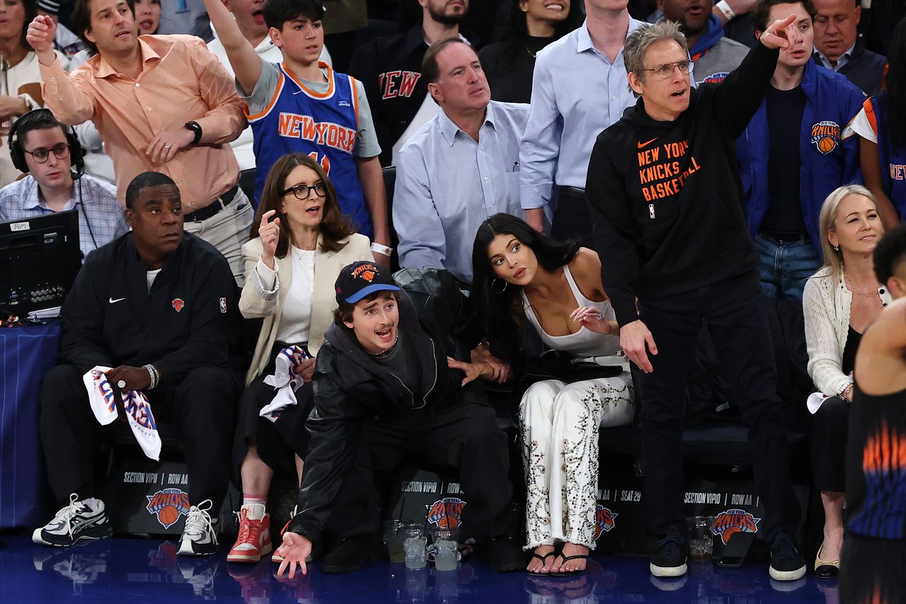 Tina Fey reacts to outrage over Timothée Chalamet 'manspreading' next ...