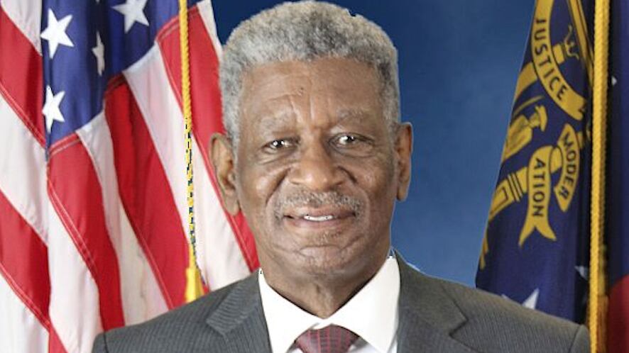 Savannah to honor Harlem Globetrotter Larry “Gator” Rivers with ...