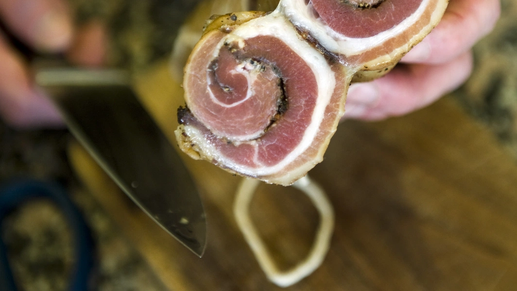 Pancetta vs bacon: Choosing your flavor hero