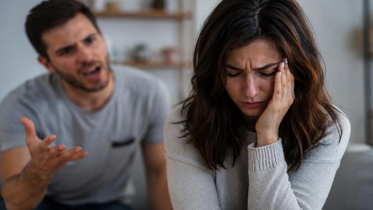 The toxic relationship habit that destroys emotional trust are you ...