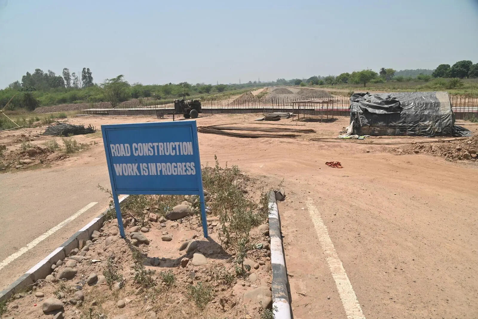 Bitumen shortage halts new Panchkula-Chandigarh connecting road ...