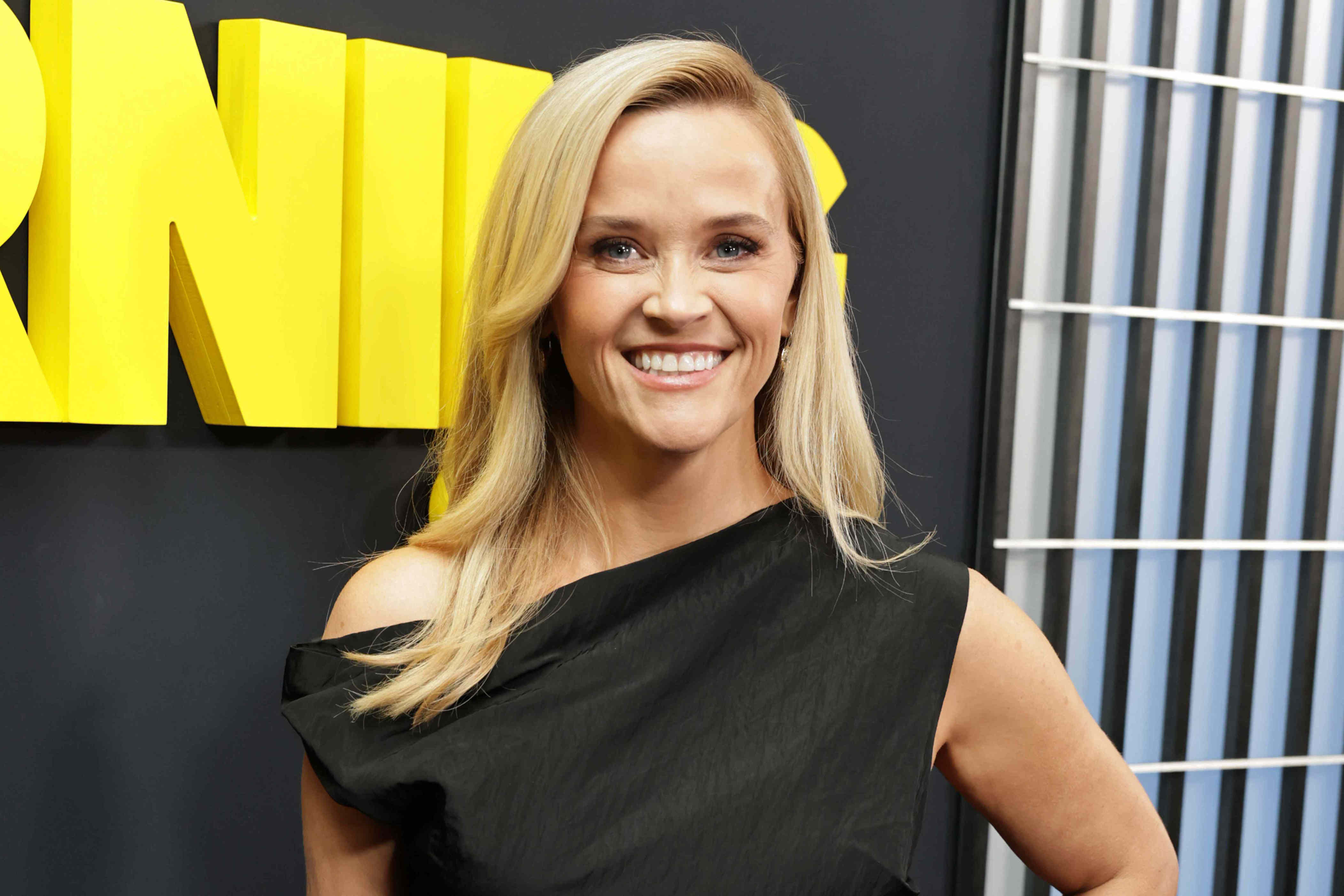 Reese Witherspoon’s blouse had a pretty detail that's easy to pair with ...