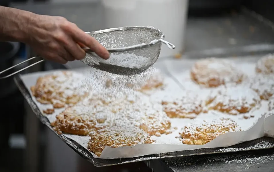 Powdered sugar hacks every home baker needs