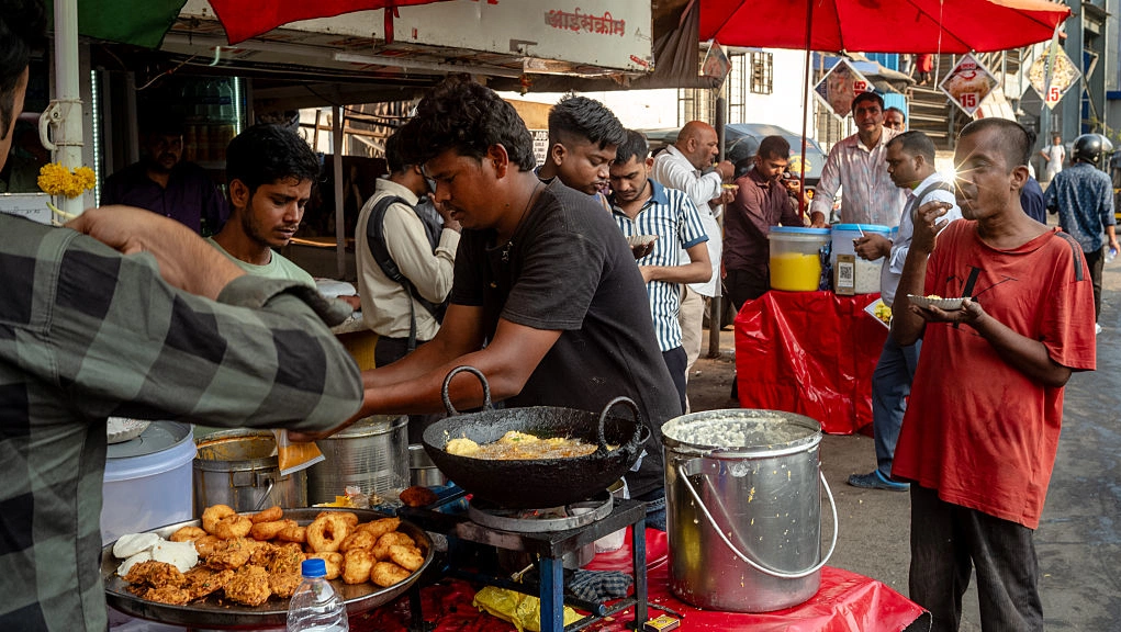 Mumbai eatery cook arrested over alleged roti-spitting incident