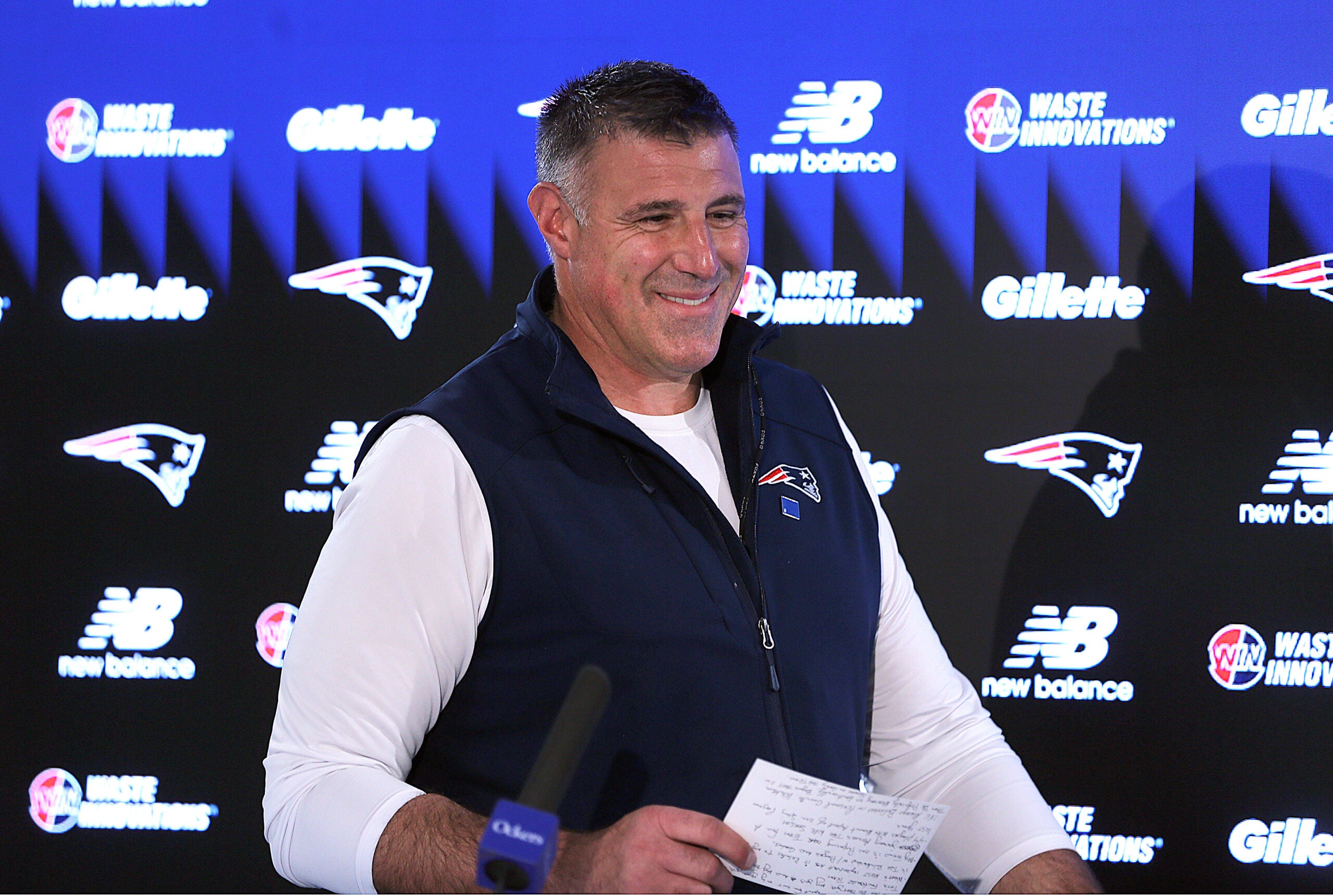 Mike Vrabel talks offseason distractions, potential trades, and more