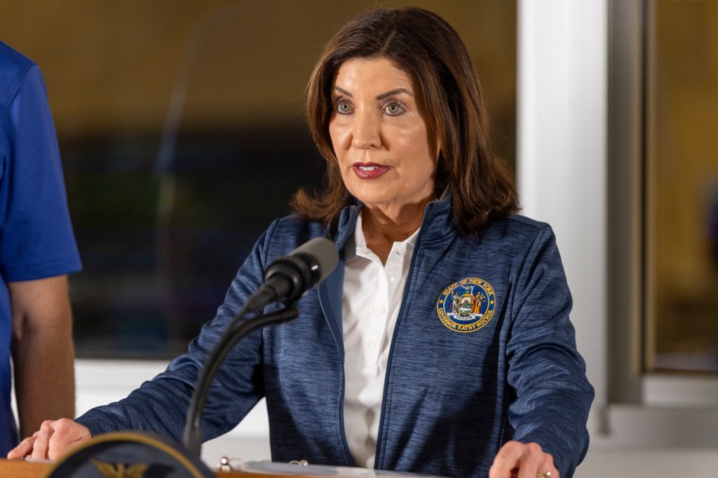 Hochul tries to dunk on Trump over Knicks fandom — but it totally backfires