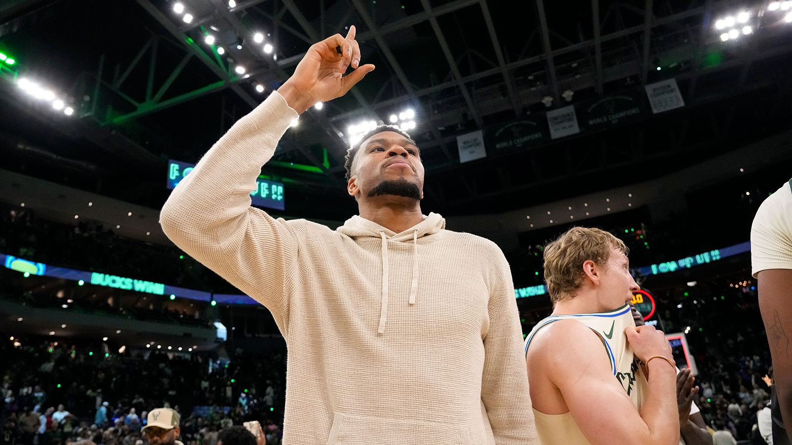 Giannis Antetokounmpo turns heads with 'life' update amid rumors