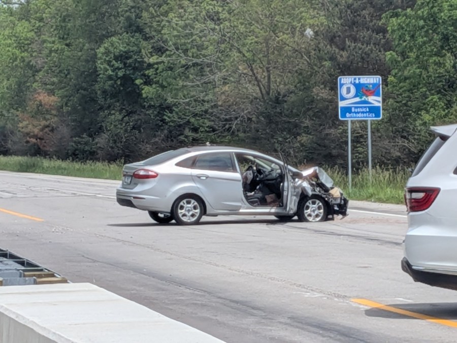 Southwest Allen County crash halts traffic