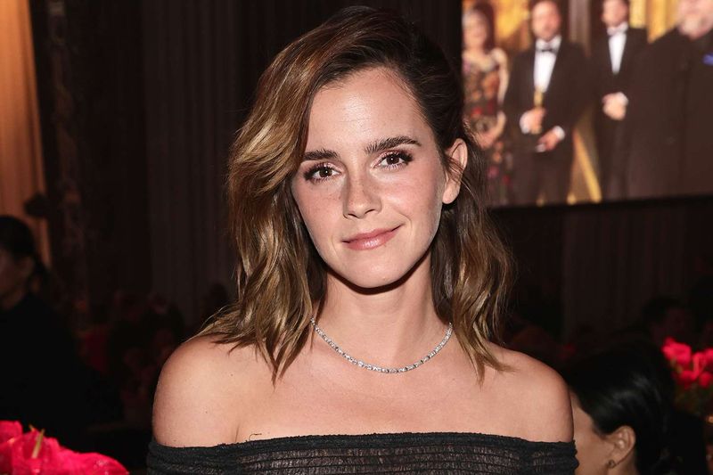 22 celebrities who hate being approached in real life