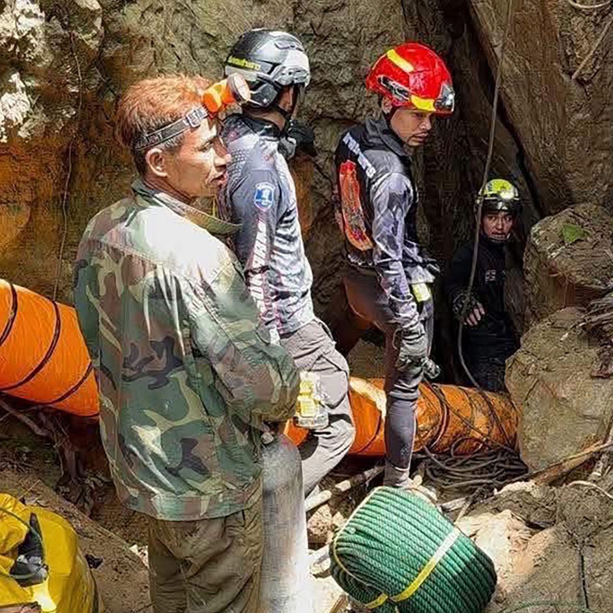 How divers found 5 men trapped in flooded Laos cave for a week