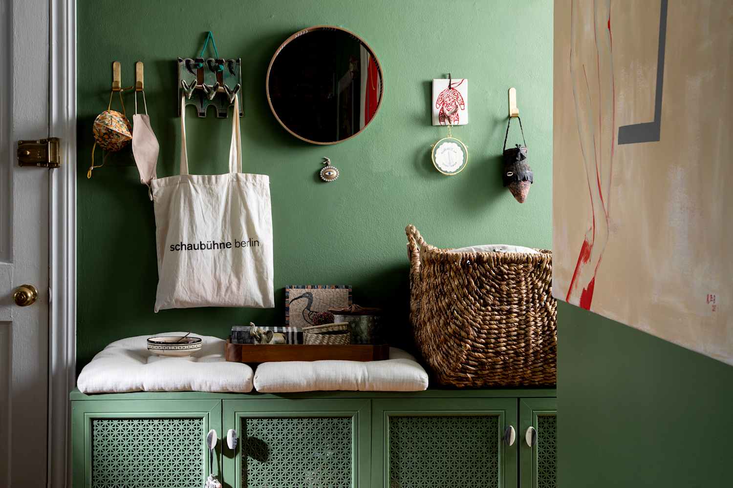 I'm putting a curtain rod on my entryway wall (it's so smart!)