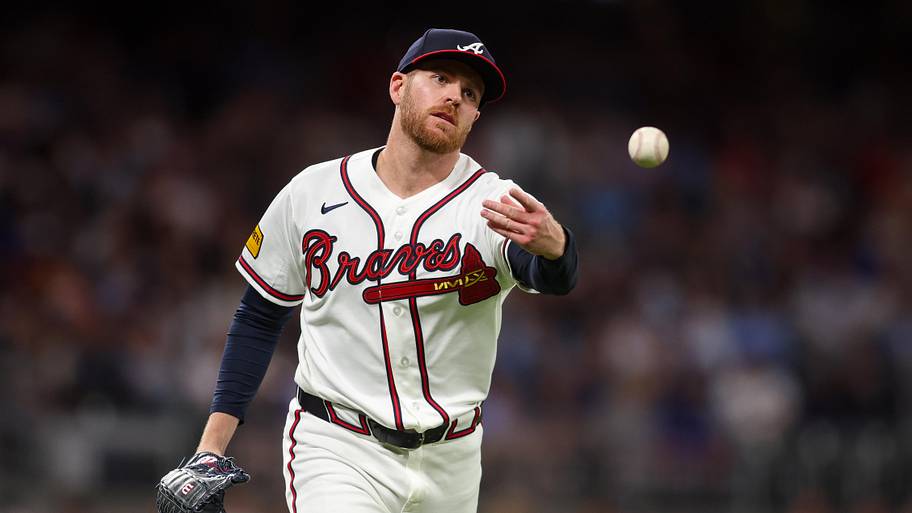Former Braves reliever lands with struggling contender