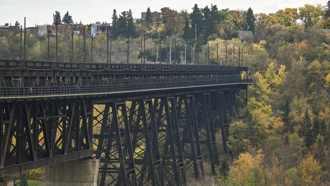 Edmonton eyes $1.3B mega-bridge as High Level nears end