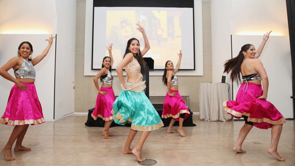 Bollywood star Amit Pawar brings dance classes to Bay Area
