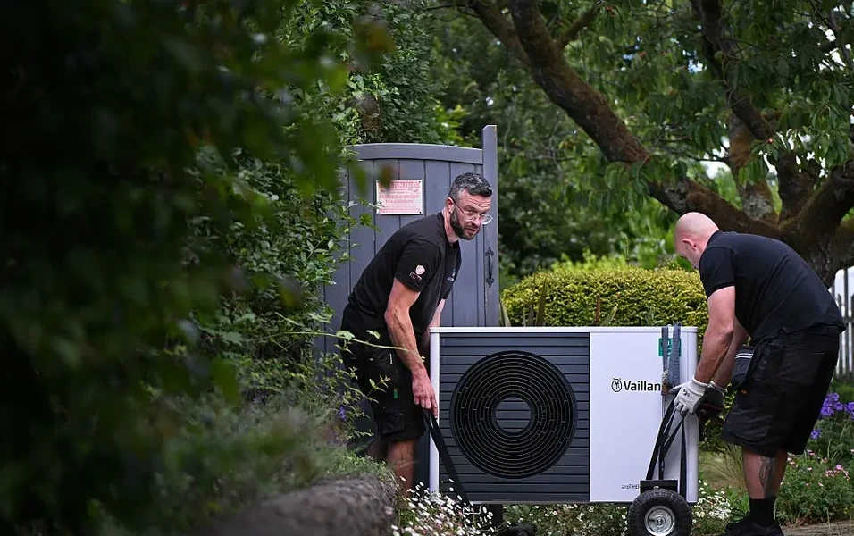 Ministers criticised over £800m waste on heat pump subsidies