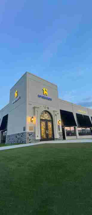 Luxury pet hotel near Grand Rapids to host community open house