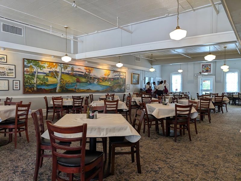 This vintage Georgia institution brings back memories of heritage ...