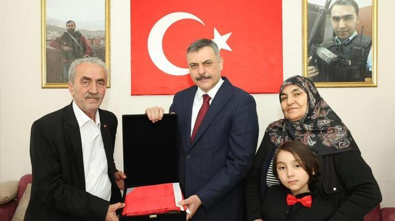 Bakan Çiftçi, Konya'da şehit Ali Teke'nin ailesine ziyarette bulundu