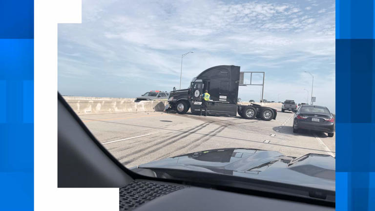 Jackknifed truck blocked lane of traffic on James Island Connector, no ...