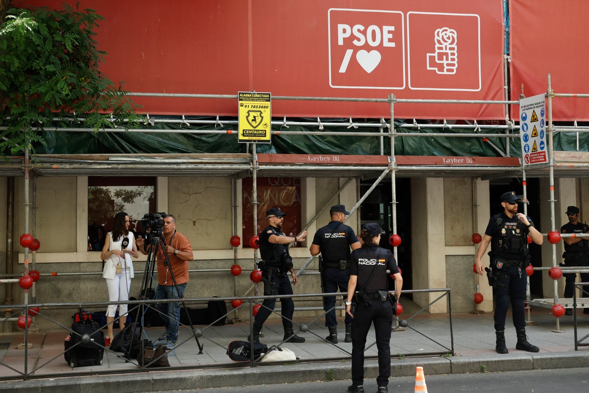 Spanish police search headquarters of ruling Socialist party