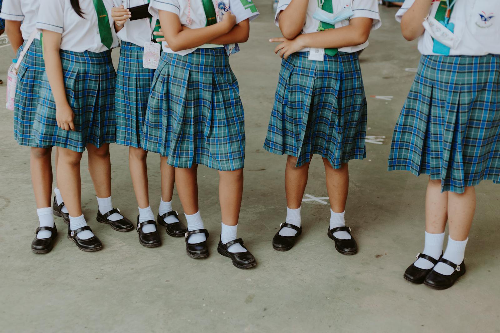 12 absurd rules every teen in the 1960s had to follow