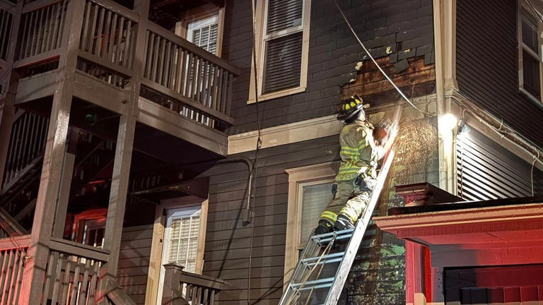 1 person found dead after fire at Tacoma apartment building