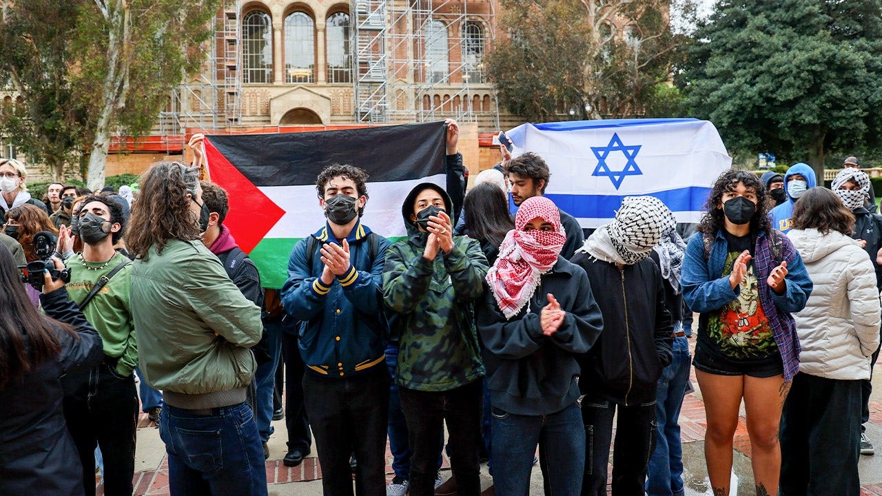 Jewish UCLA students beaten with sticks, pepper sprayed and knocked out ...