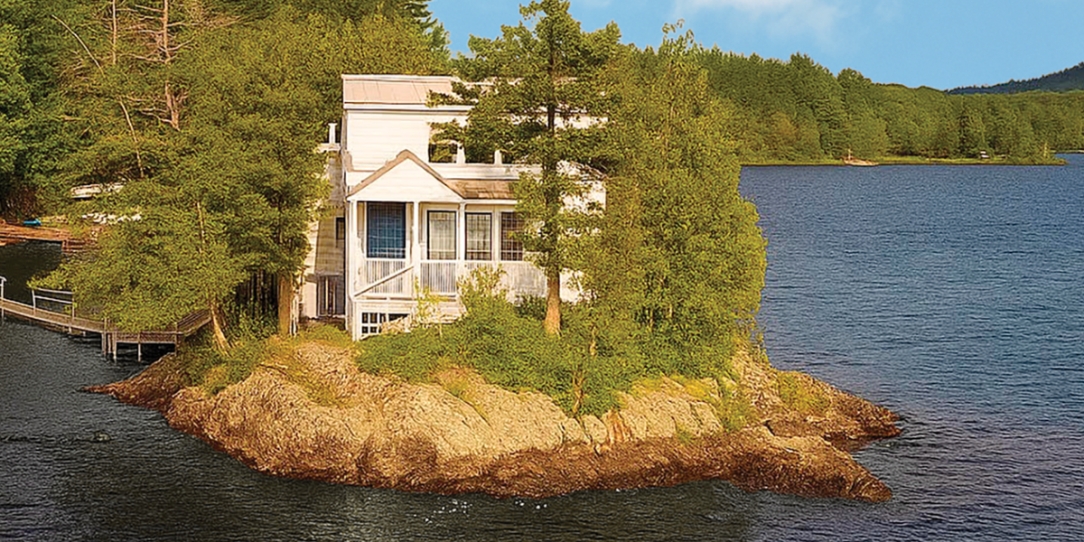 5 charming summer retreats on the market right now—and they’re all by ...