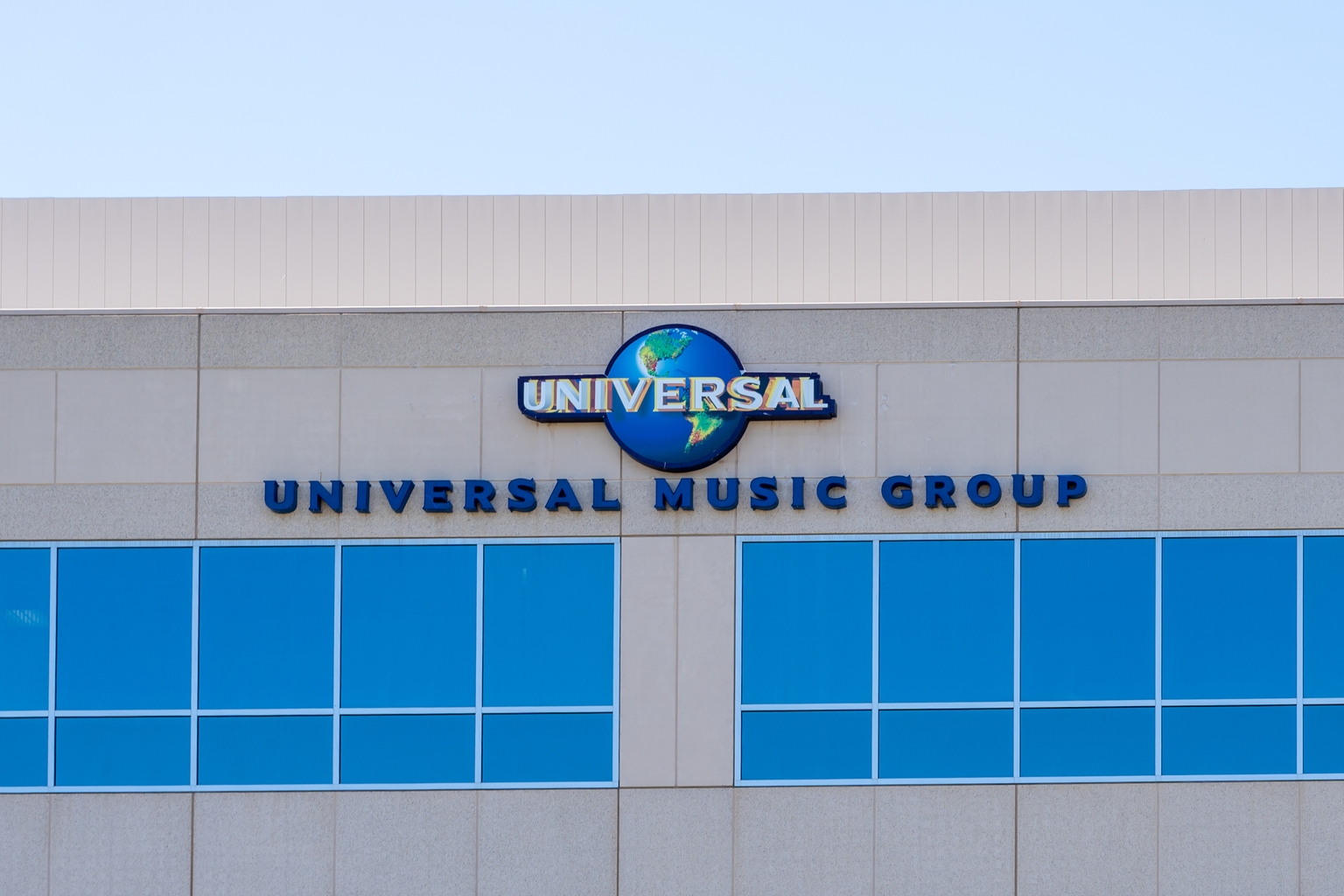 Universal Music repurchases €250M of shares as Bill Ackman's Pershing ...